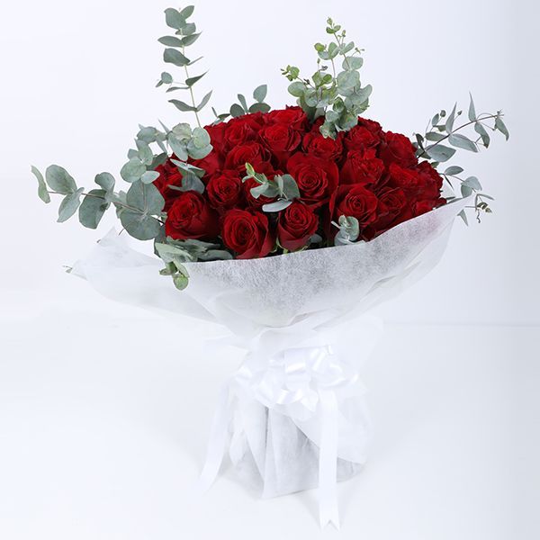 Stunning 50 Red Rose Bouquet Online Delivery - BTF Qatar