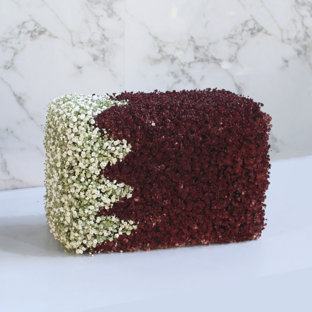 Beautiful Qatar Flag Flowers Arrangement Online