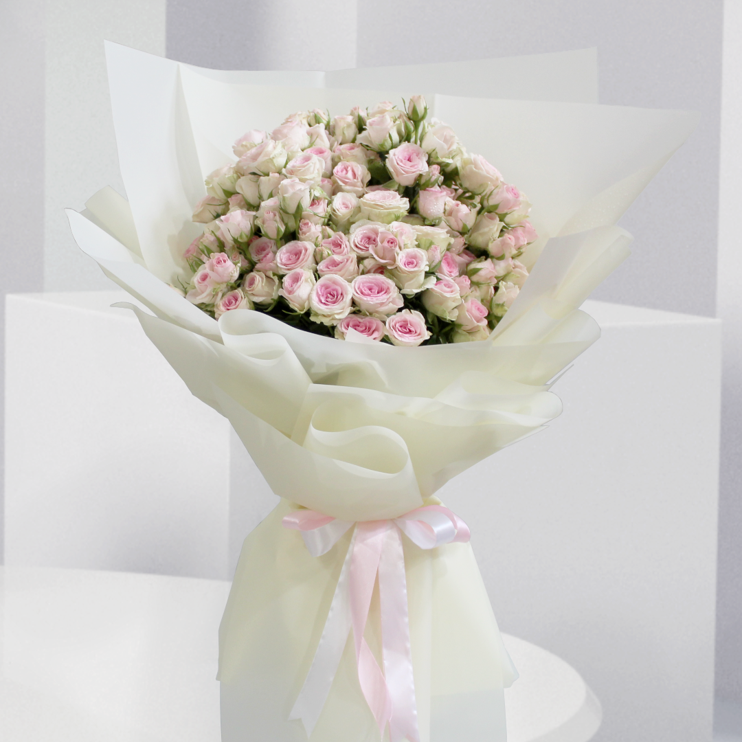Spray Rose Bouquet White/pink - Black Tulip Flowers WLL