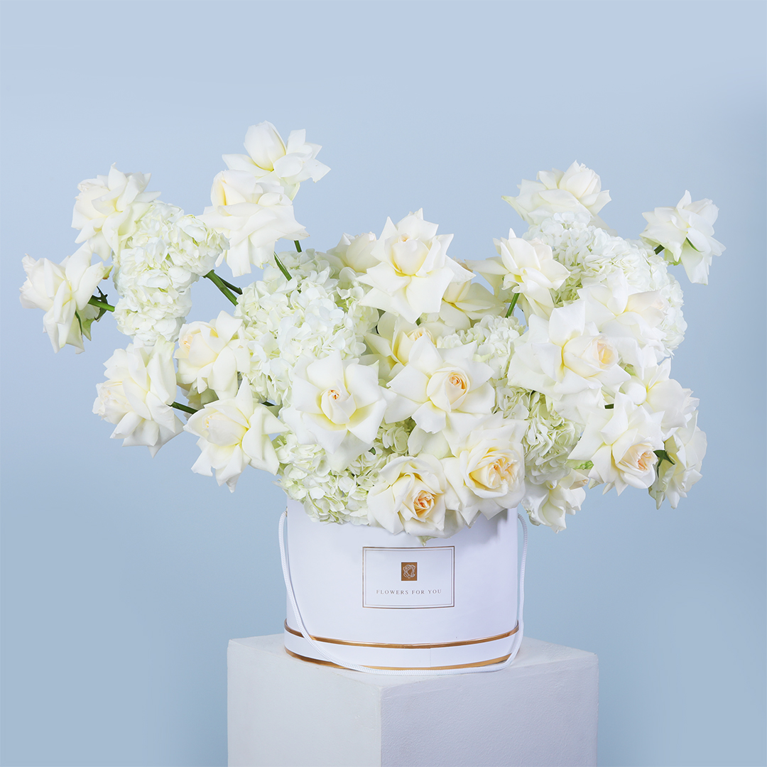 White Elegance In A Box | Oharas & Hydrangea