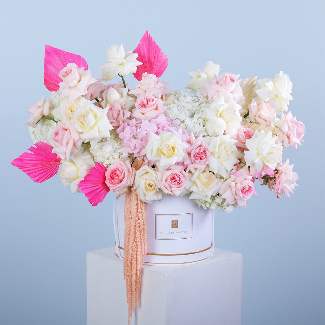 Order Stunning Hydrangea | Rose Flower Box Online